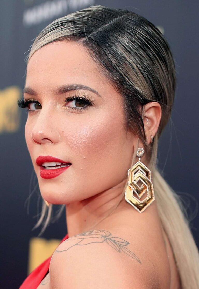 Halsey - Wiki, Age, Birthday, Family, Songs & Other Trivia - Wikiake